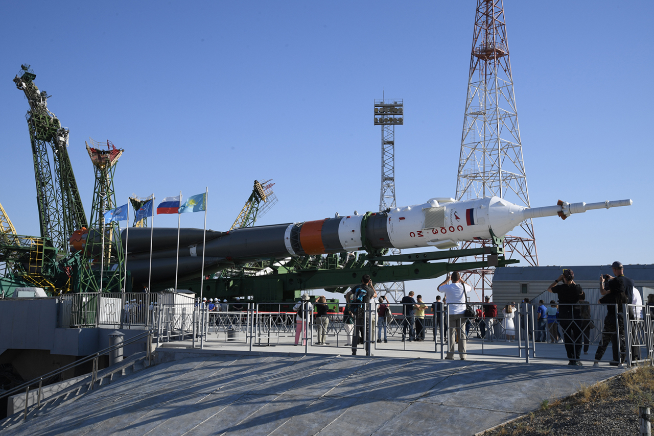 “Soyuz MS-14” rolled out to the launch pad | Russian Space News